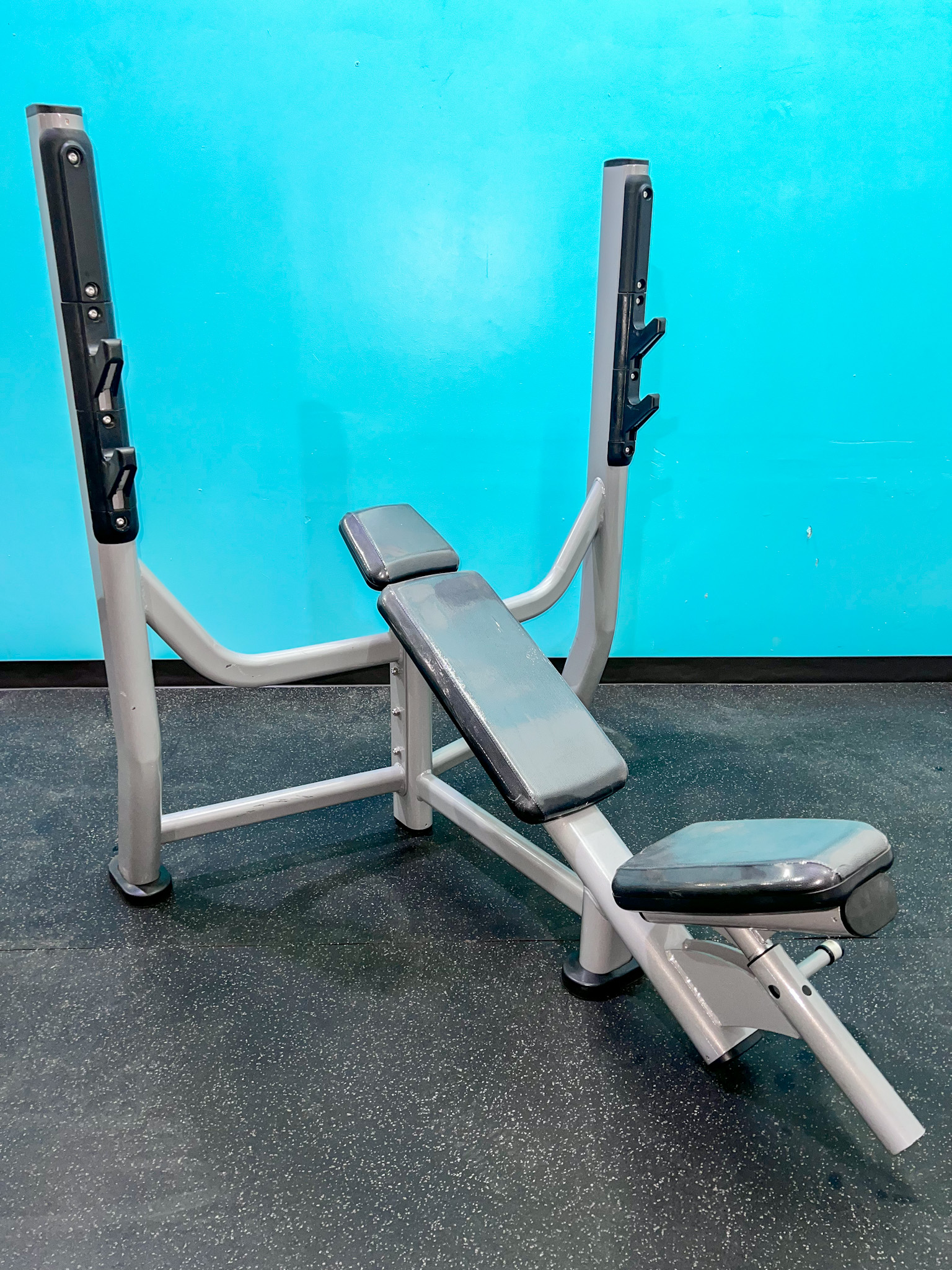 Buge Olympic Incline Bench Press | Best Used Gym Equipnment