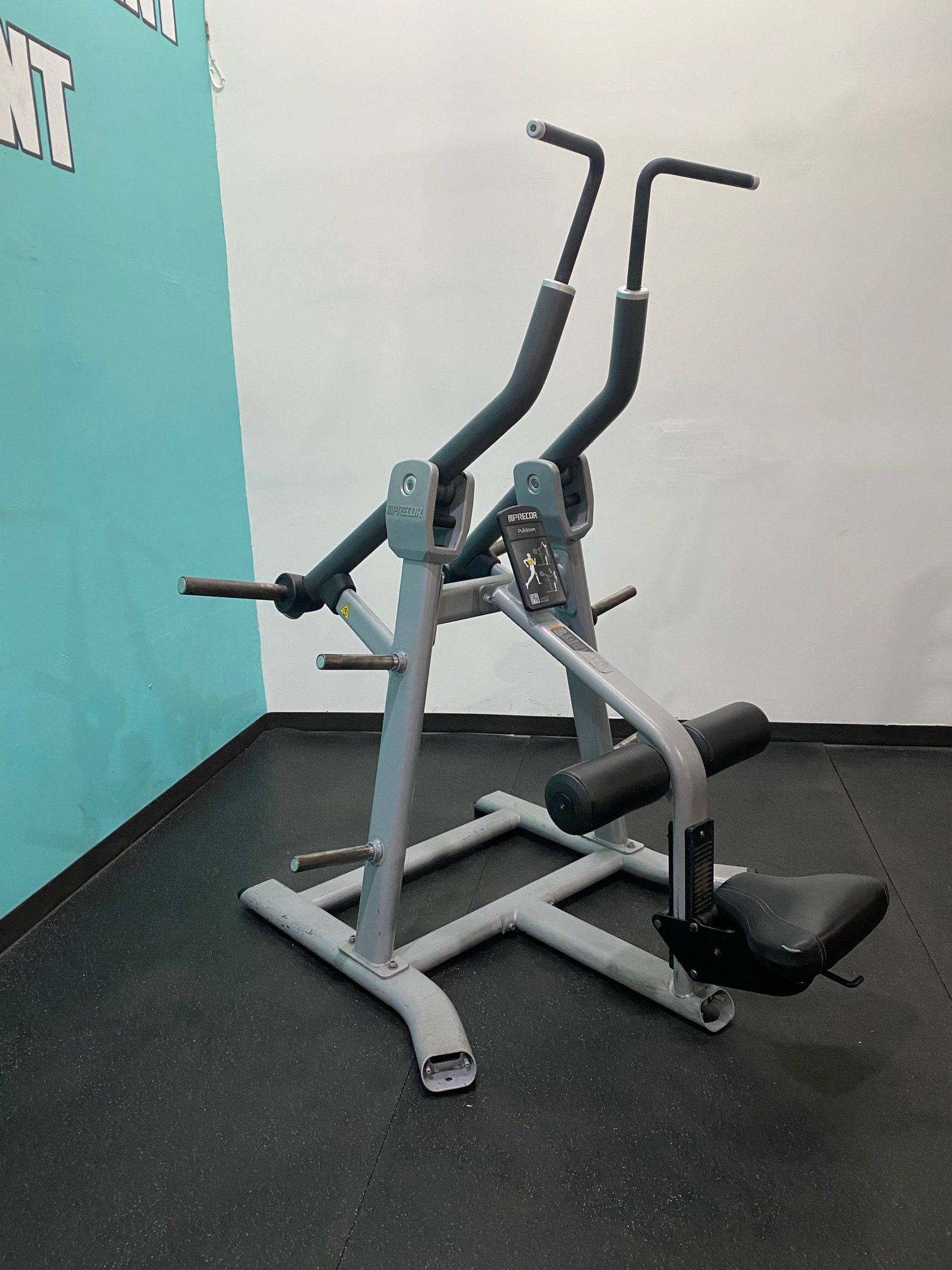 Precor Pulldown Discovery Series | Best Used Gym Equipment