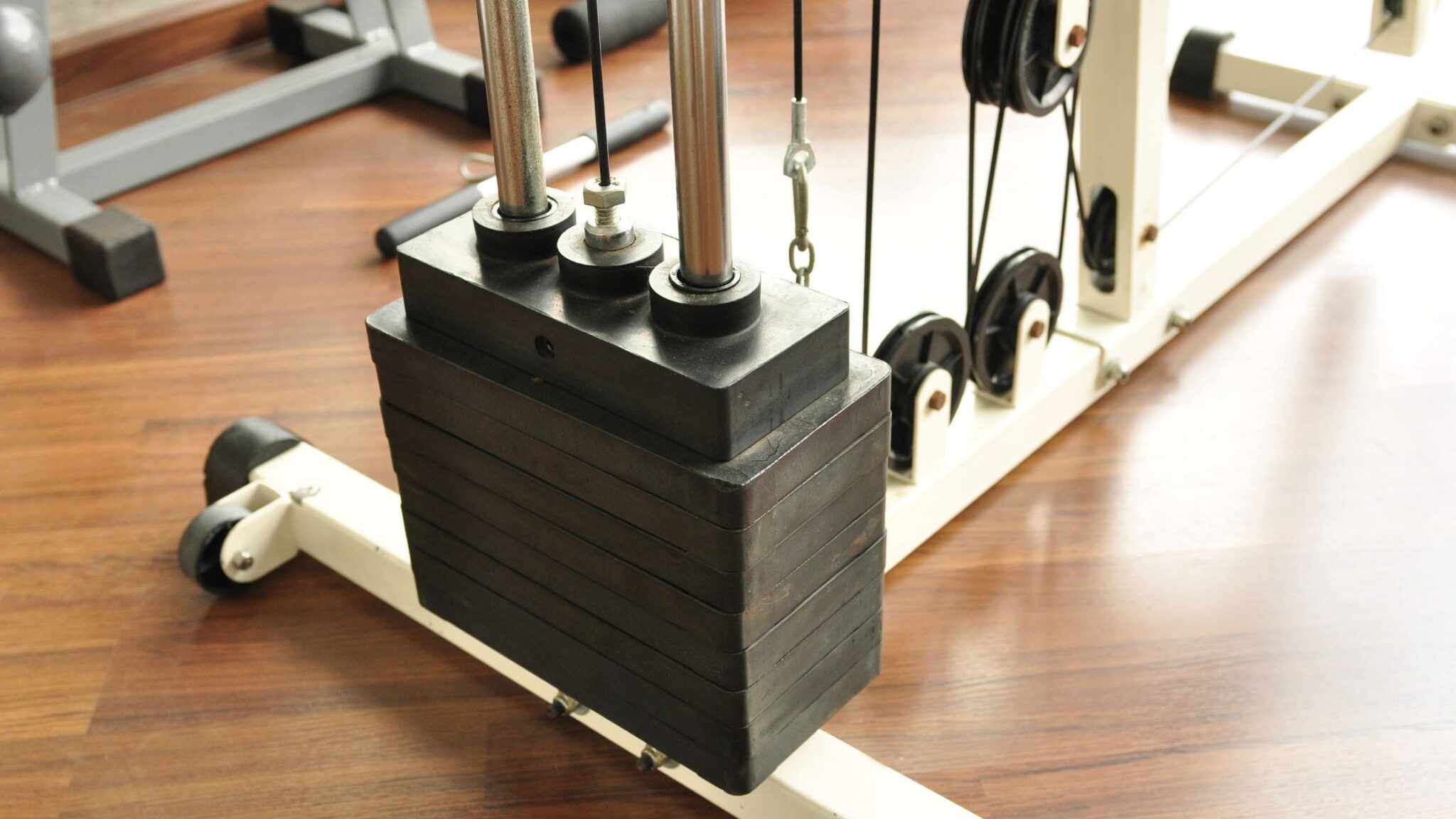 New vs. Used Gym Equipment: Comparison and 21 Factors to Consider When ...